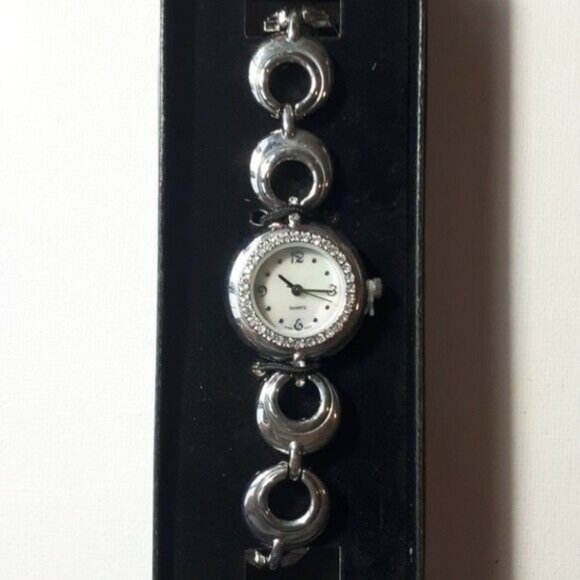 Avon | Accessories | Avon Elegant Link Mother Of Pearl Dial Watch ...